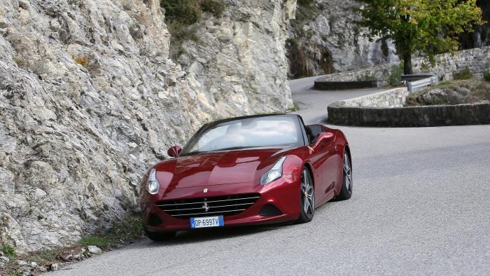 Ferrari «πιάστηκε» με 200 χλμ./ώρα μέσα σε τούνελ - Τι κατηγορίες αντιμετωπίζει ο οδηγός ...